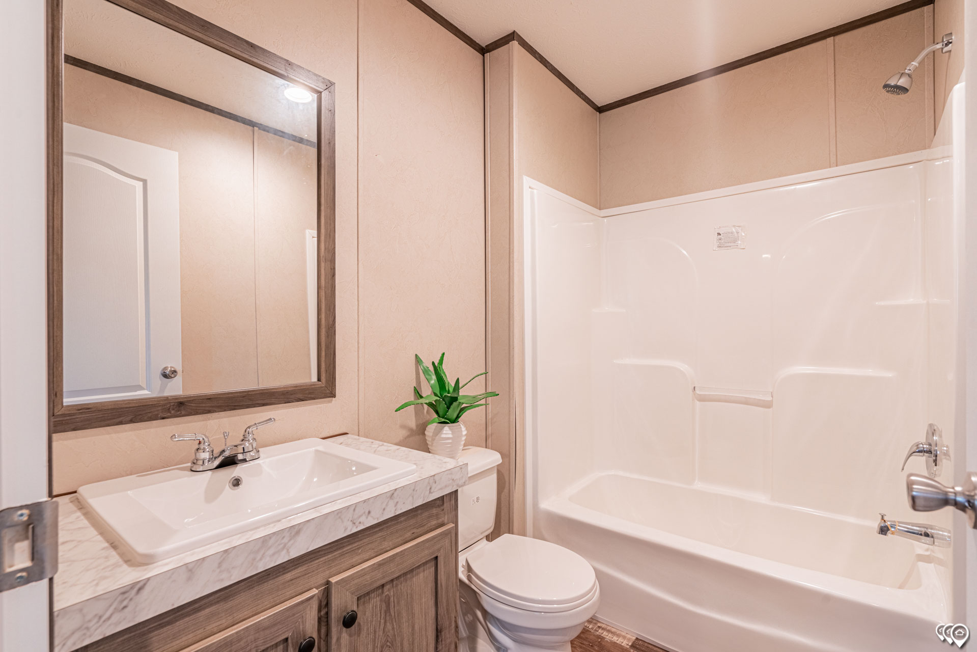 Fleetwood Series Express 28443W from